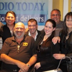 01/06/15: Pawn Stars (@pawnstarsSA) with Roy Peretz and team #PawnStars ...